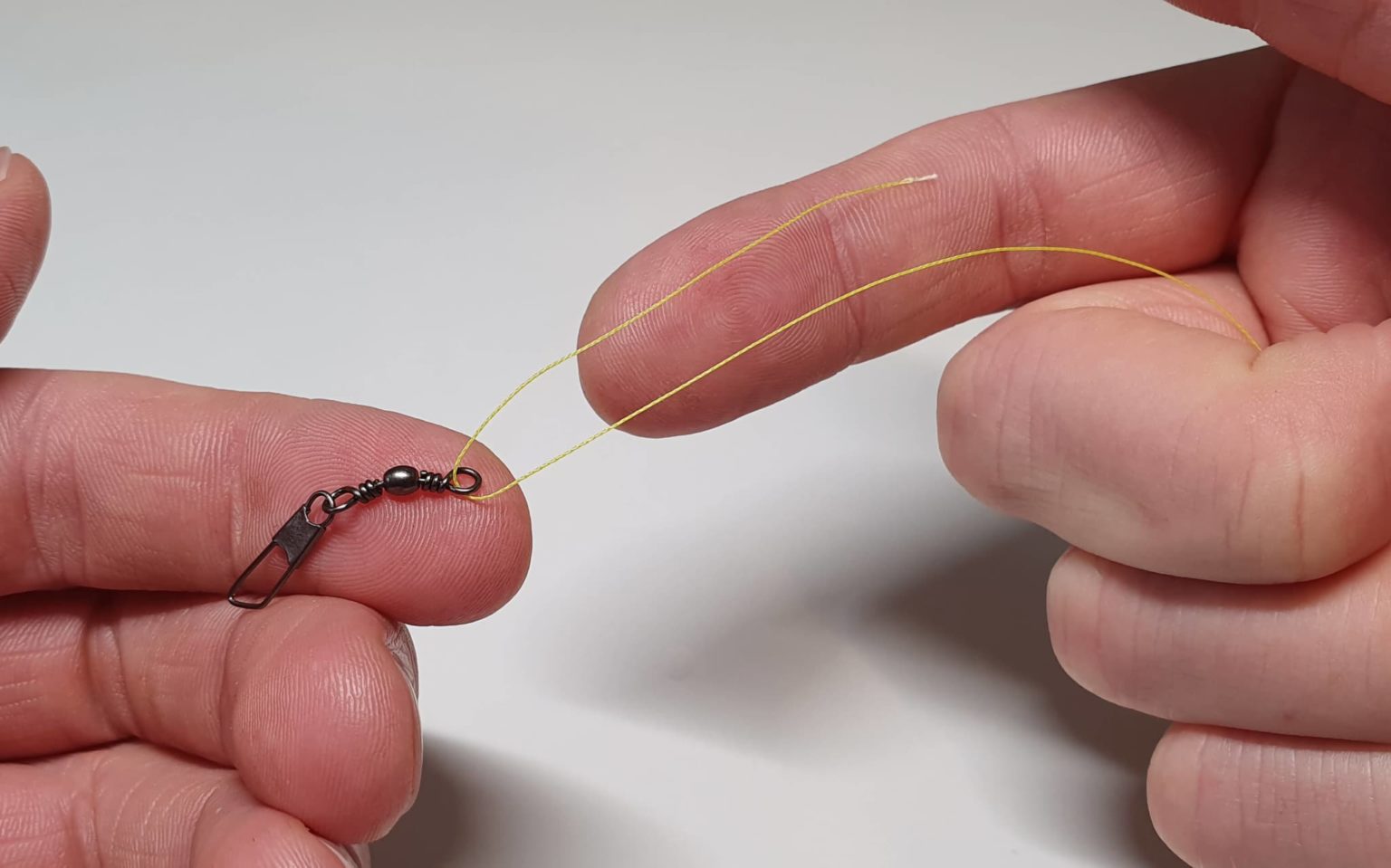 Clinch-Knoten mit Doppelschlaufe binden lernen | Angelmagazin.de